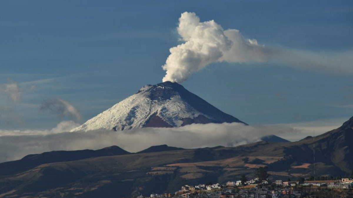Cotopaxi volcano in Ecuador registers new activity | News | POST Online ...
