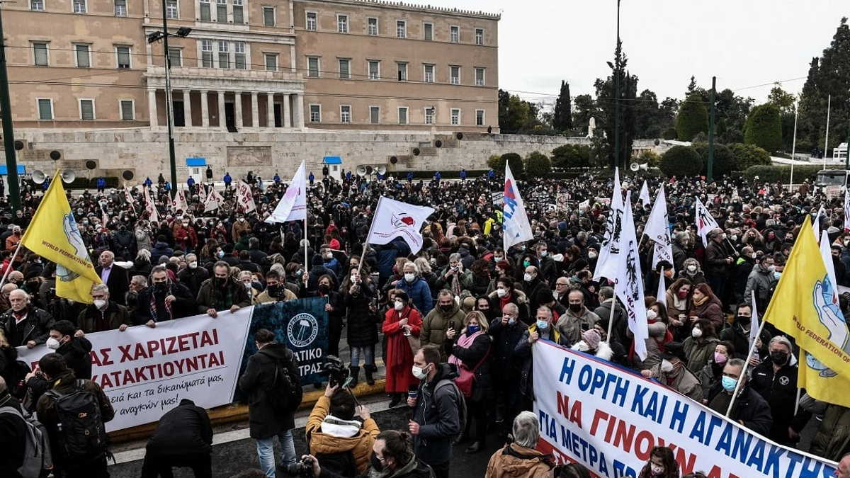 Public tansport, media on strike paralyze Greece | News | POST Online Media
