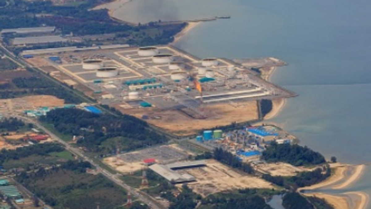 Petronas pipeline explosion kills one, injures two | News | POST Online ...