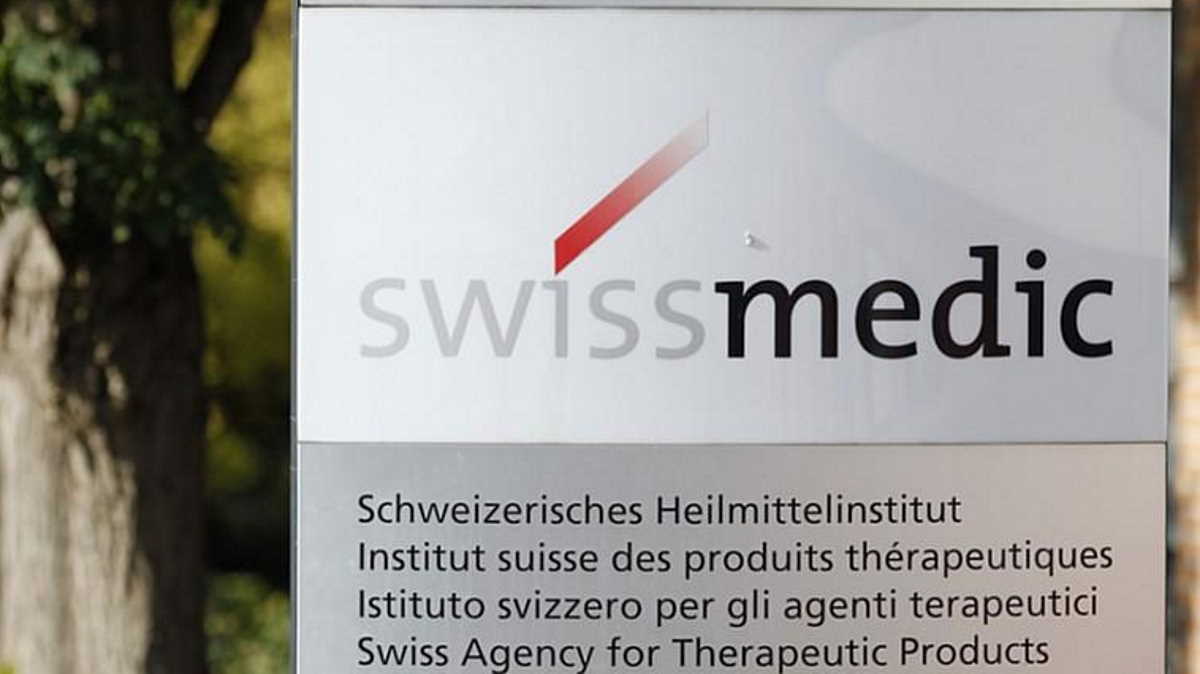 Swiss drugs regulator looking into bubbles in COVID booster vials ...