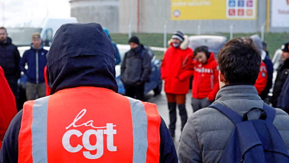 French union wants equal rights for all workers with papers or without ...