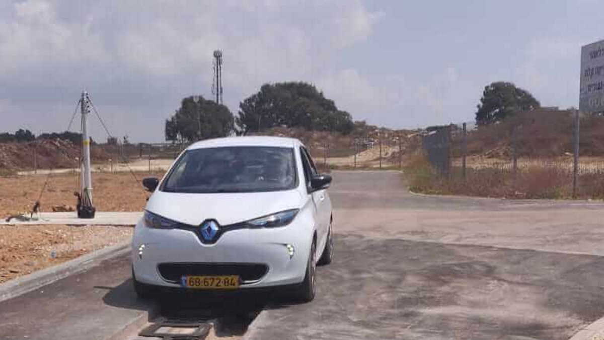 Electreon and REARQ partner with BDX on wireless loading dock charging ...