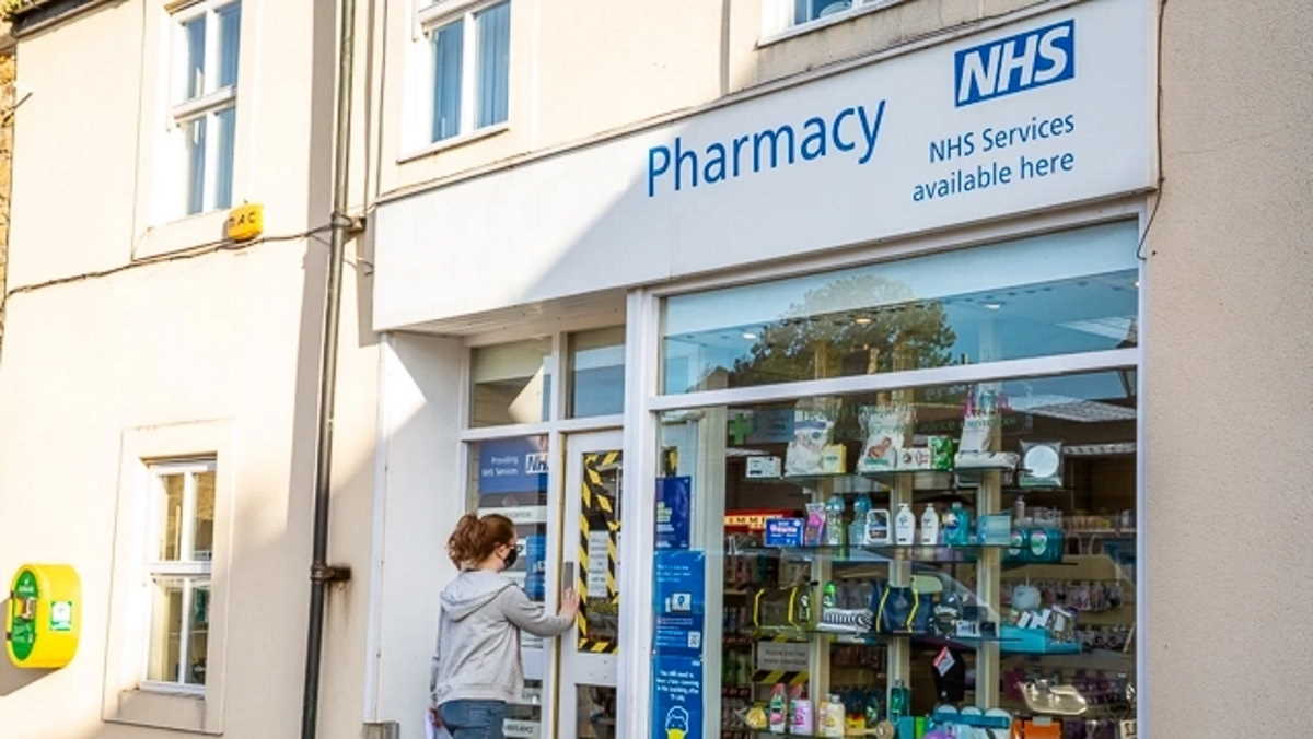 Women in England to receive contraceptive pills at pharmacies | Health ...