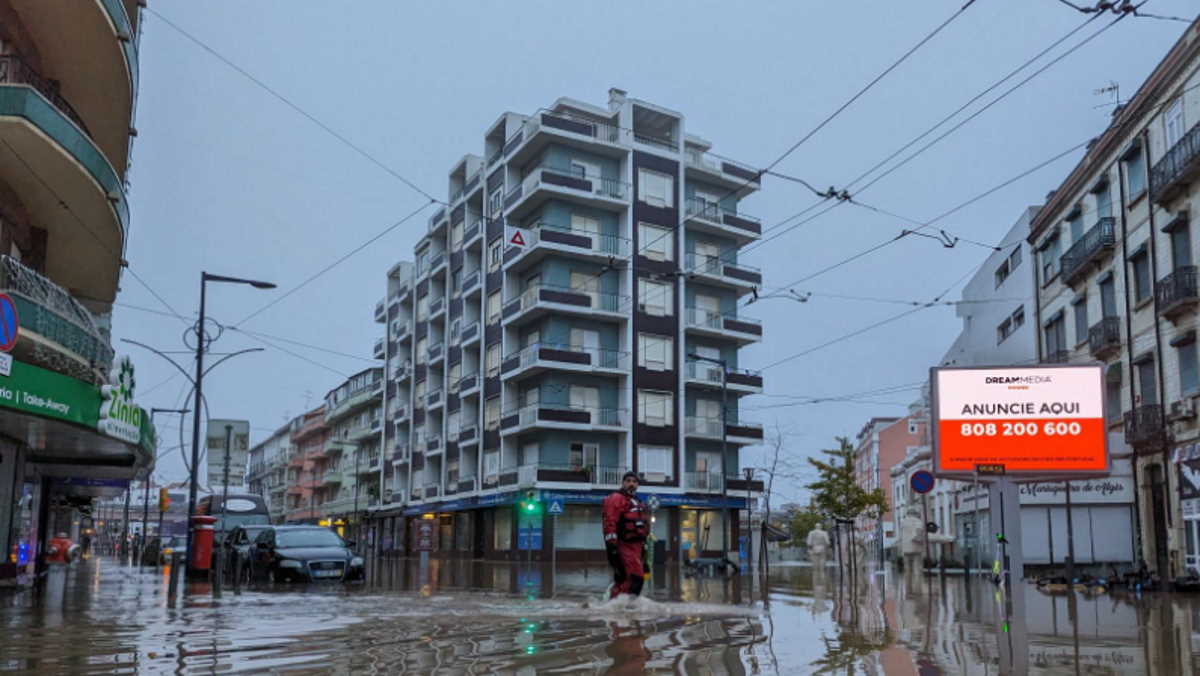 Heavy rain batters Iberian peninsula, Lisbon residents urged to stay ...