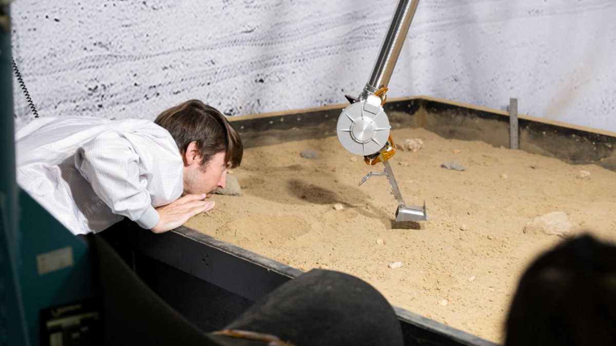 NASA testing new robotic arm that really knows how to chill out ...