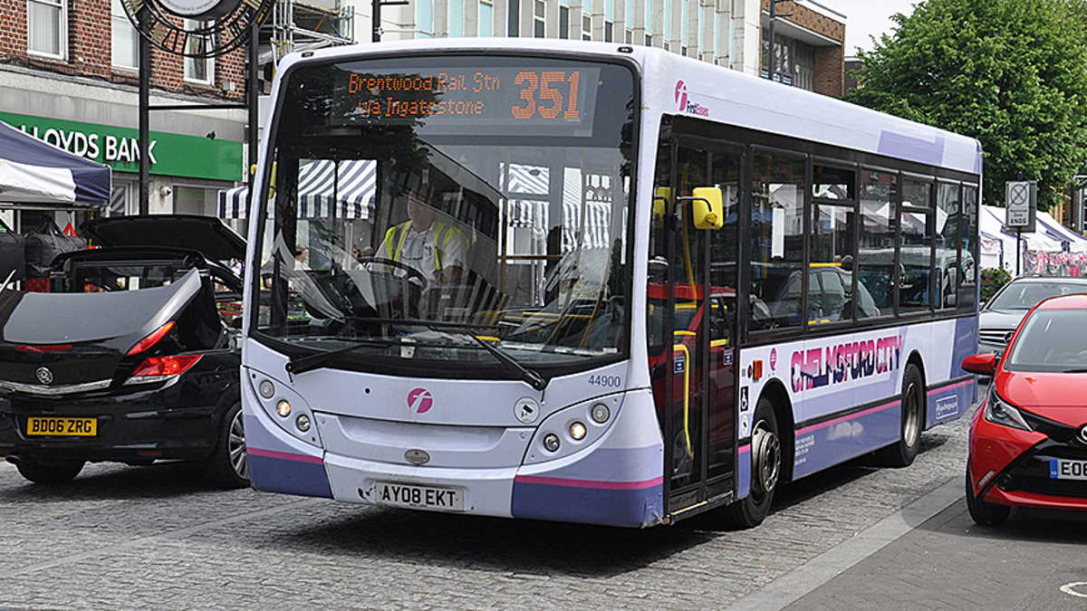 UK: Single bus fares to be capped at Â£2 by 130 bus firms | Business ...