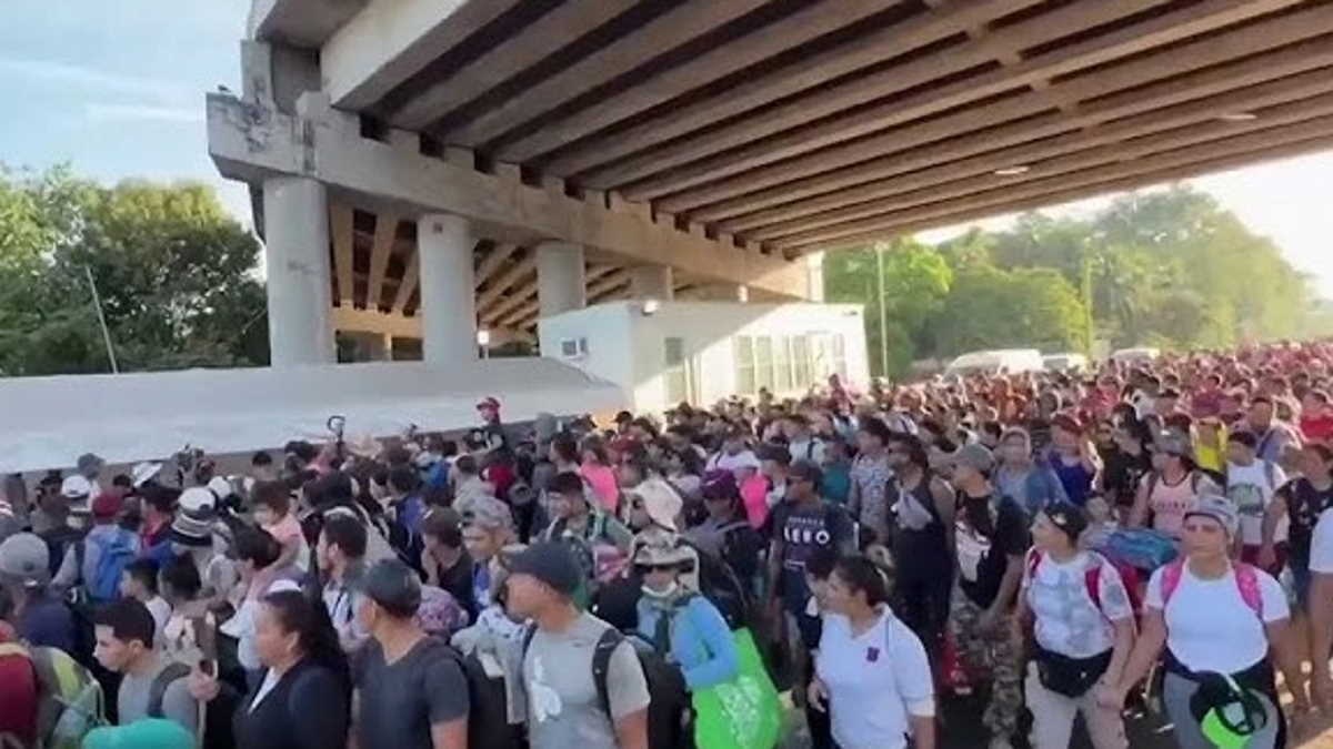 Massive Migrant Caravan In Mexico Heads Toward U S News Post