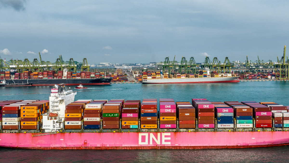 Singapore sets arrival tonnage record | Business | POST Online Media