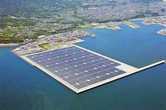 Japan is building the world's largest floating solar plant | Meantime ...