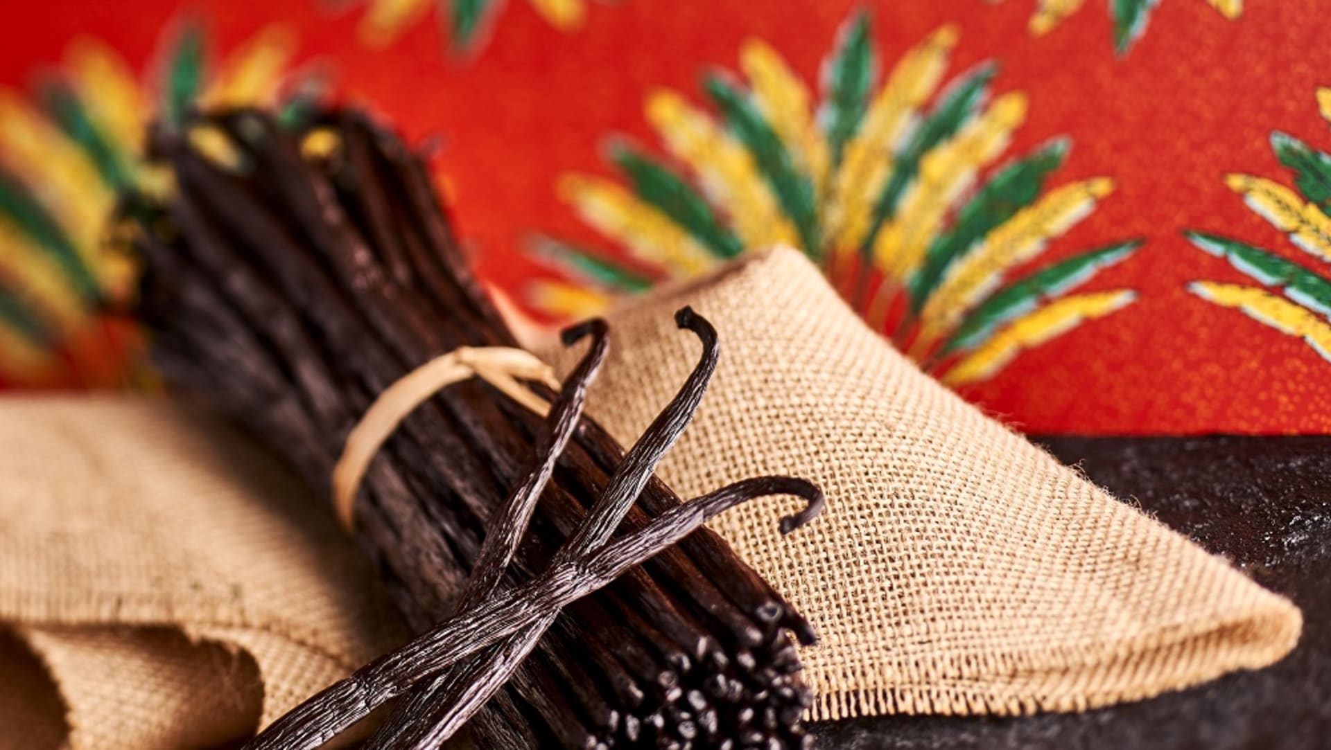 NOROHY VANILLA PART OF THE VALRHONA SELECTION RANGE