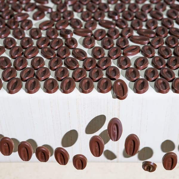 Chocolate drops | Valrhona Chocolate