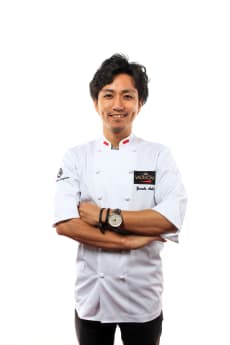 CHEF YUSUKE AOKI | Valrhona
