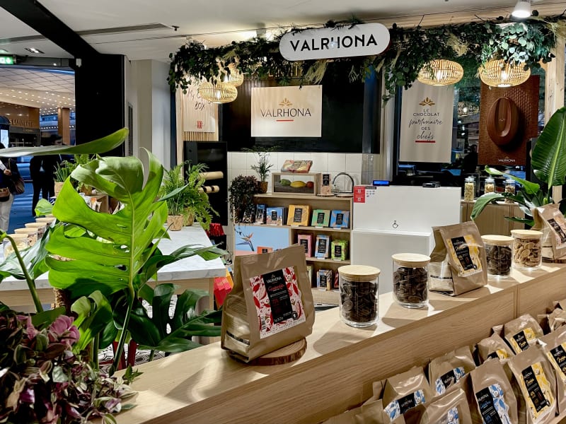 A L occasion De Ses 100 Ans Valrhona S installe Aux Galeries Lafayette