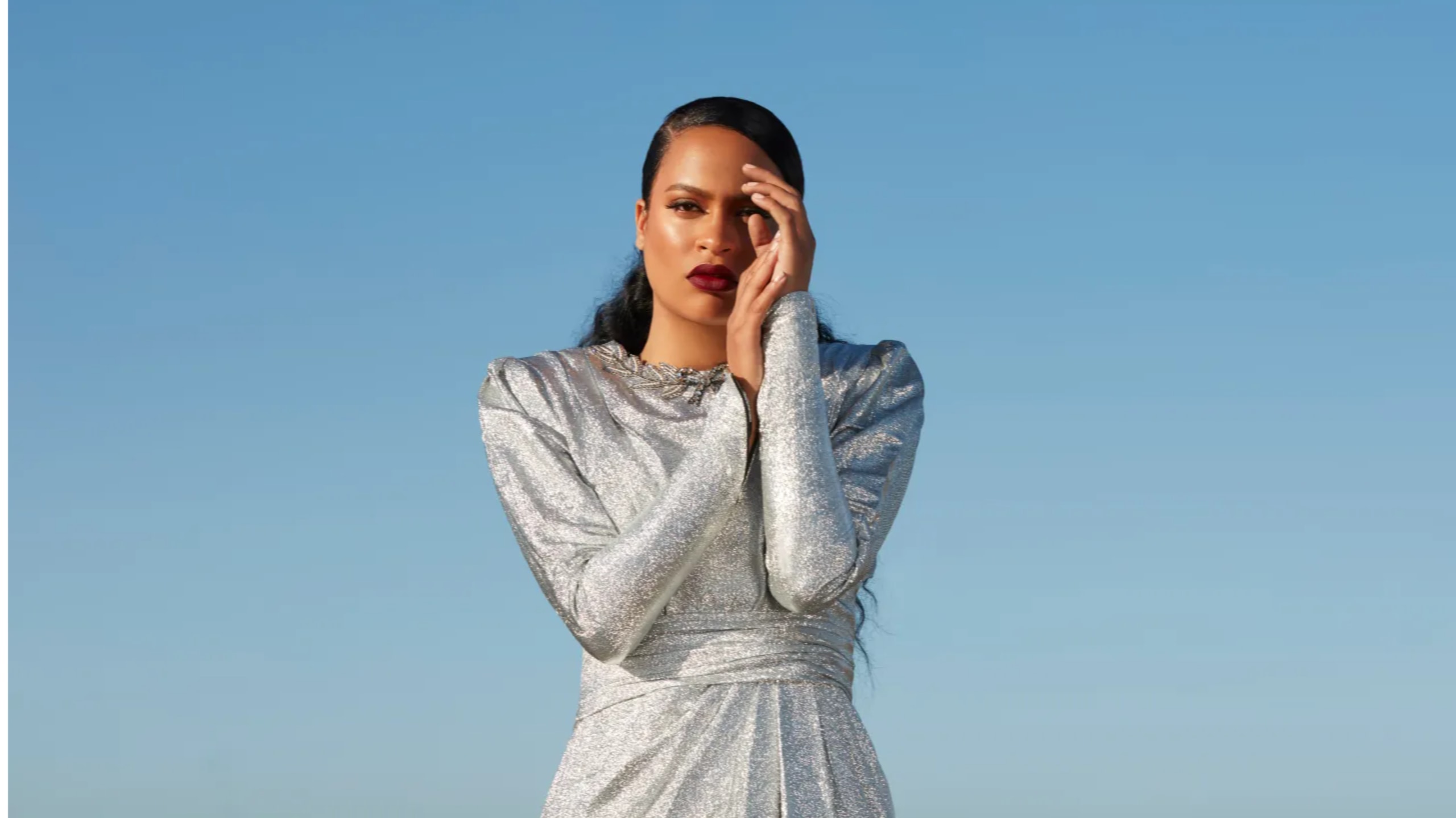 Nicole Bus - A Session with Nicole Bus - VEEPS