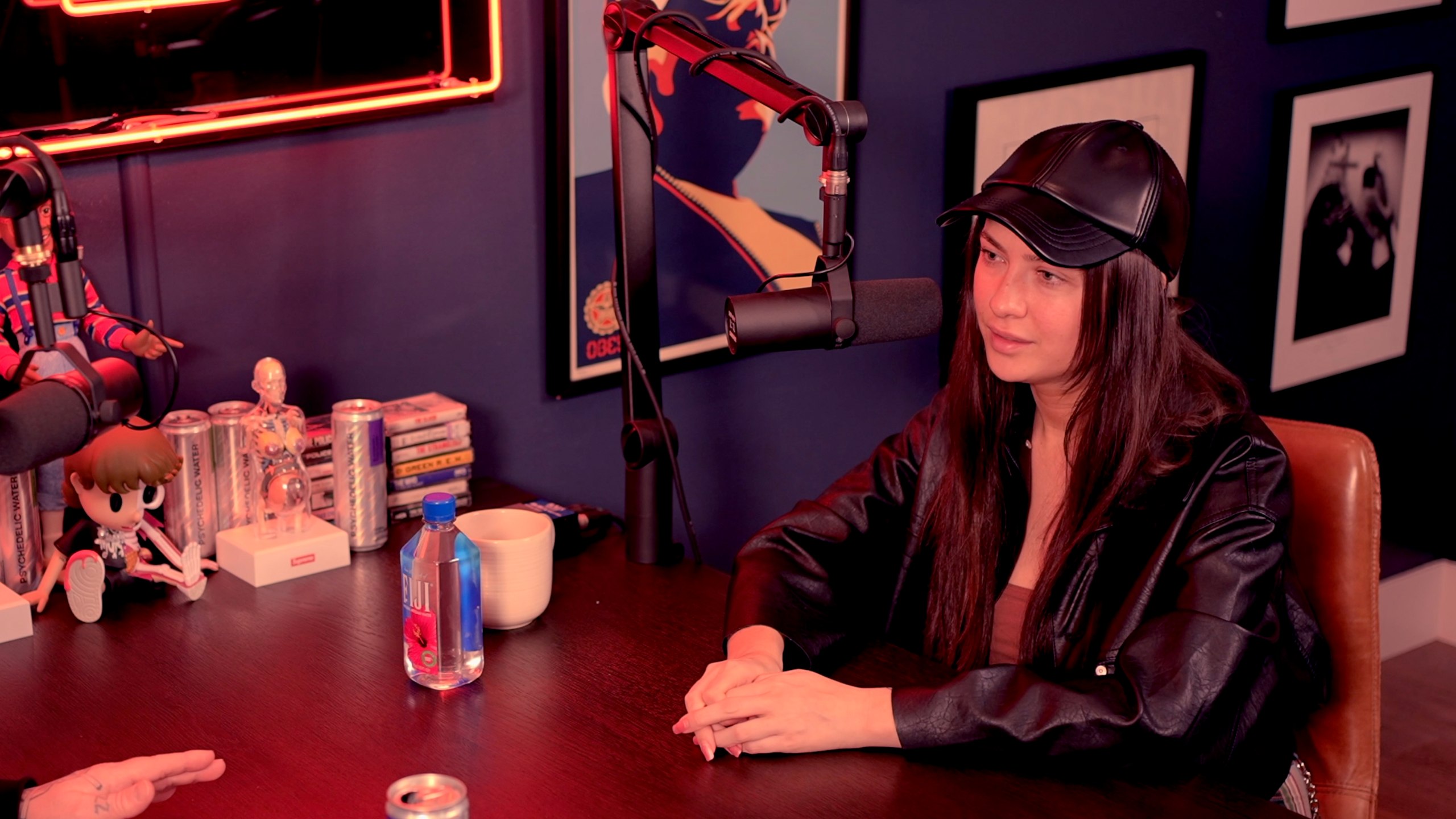 Leah Kate - Leah Kate - VEEPS