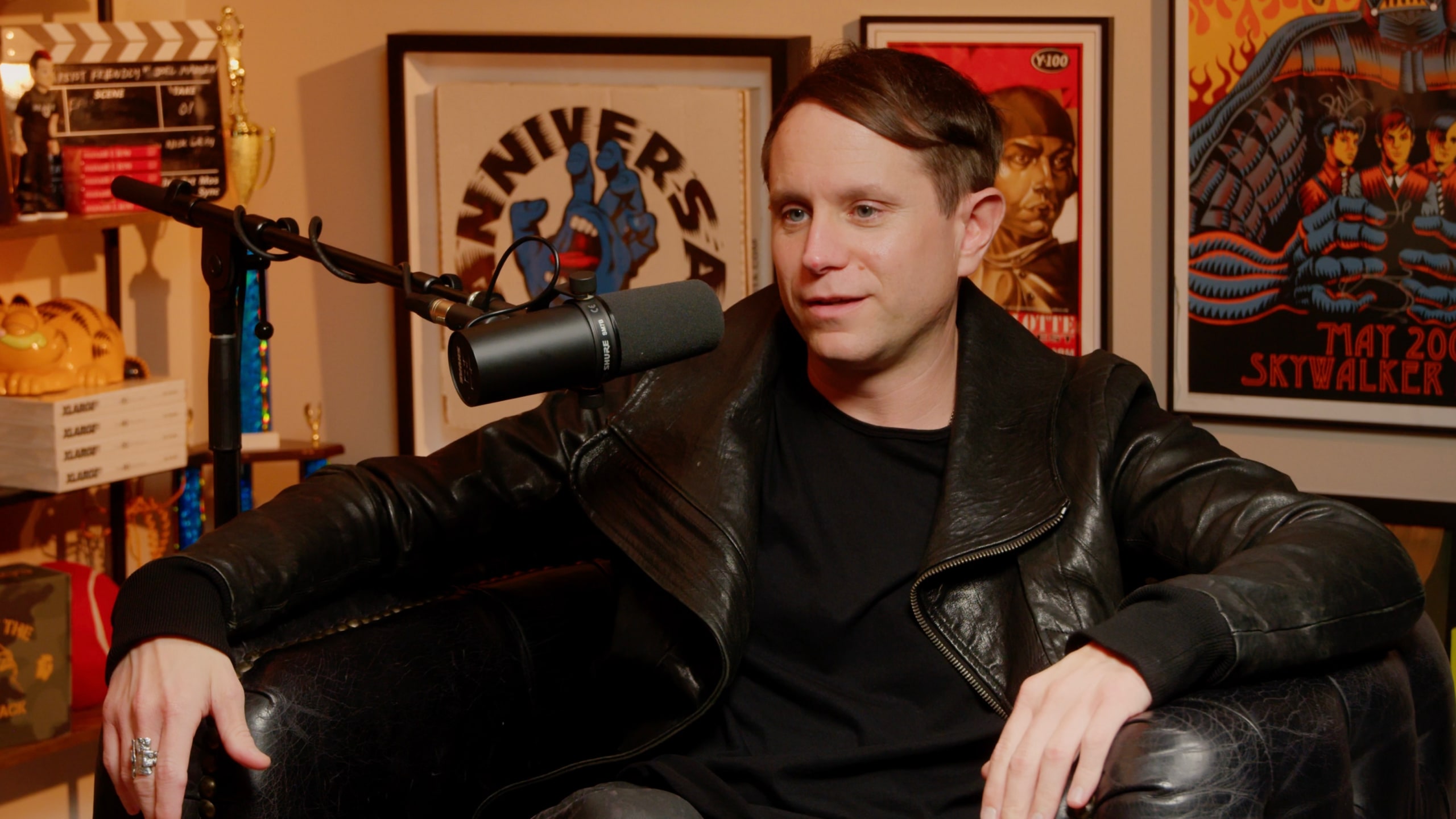 Jake Duzsik - Artist Friendly | Jake Duzsik of HEALTH - VEEPS