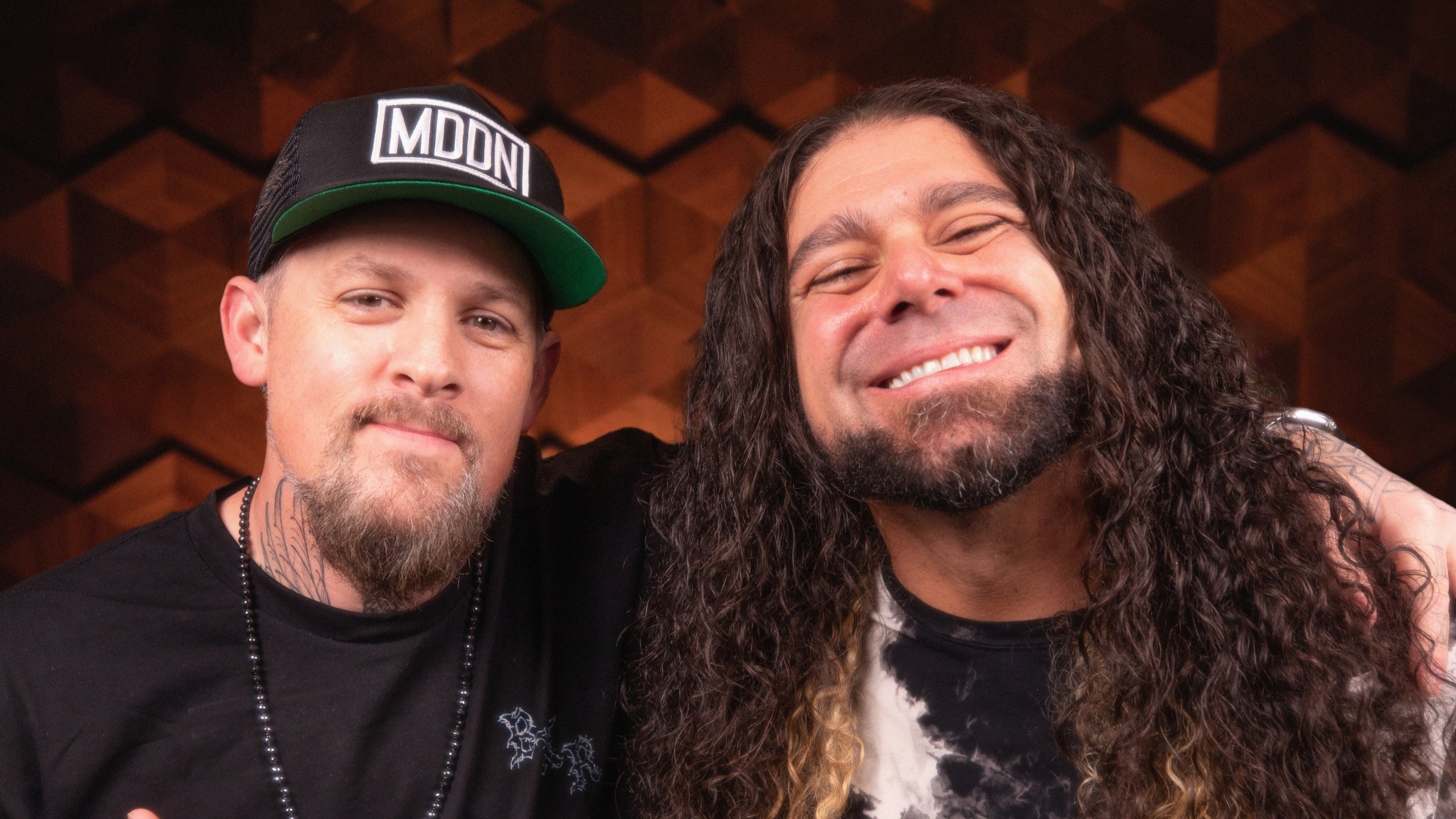 Claudio Sanchez - Artist Friendly | Encore Episode Claudio Sanchez - VEEPS
