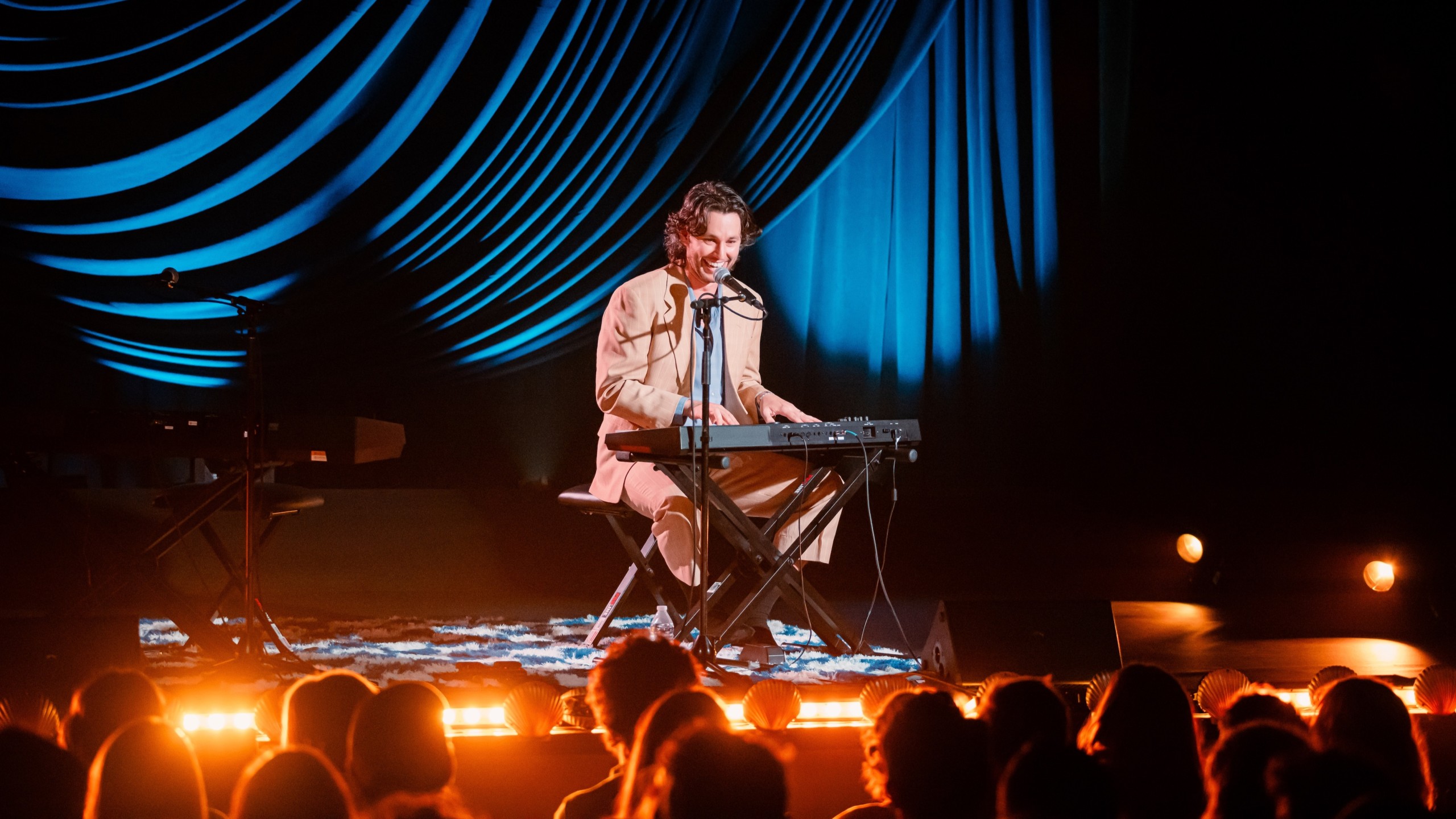 Gabe Gibbs - Gabe Gibbs: Pick A Lane - VEEPS