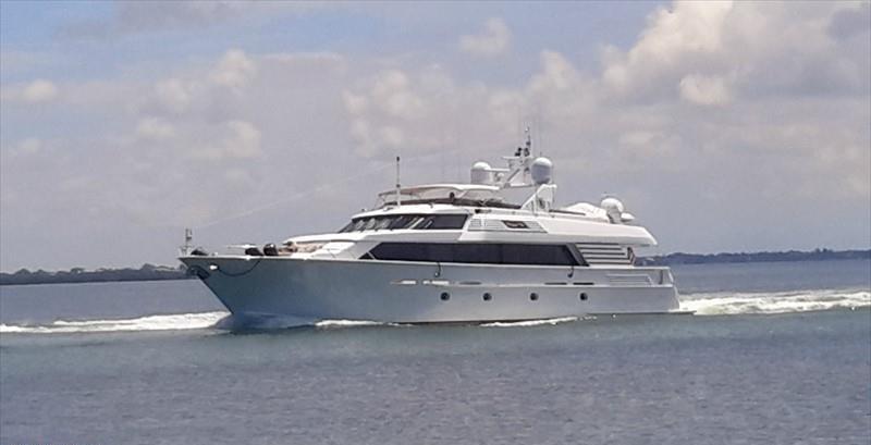 CHAMPAGNE CHER - Vesseljoin