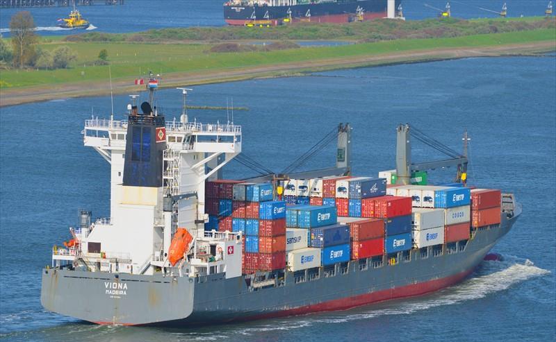 QUEEN B III - Vesseljoin