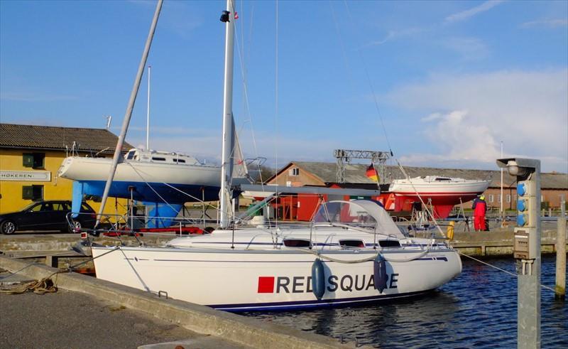 RED SQUARE - Vesseljoin