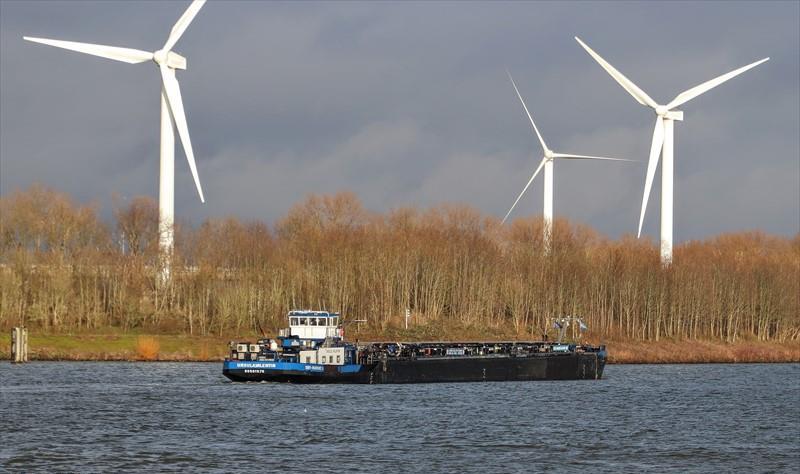 URSULA VALENTIN - Vesseljoin