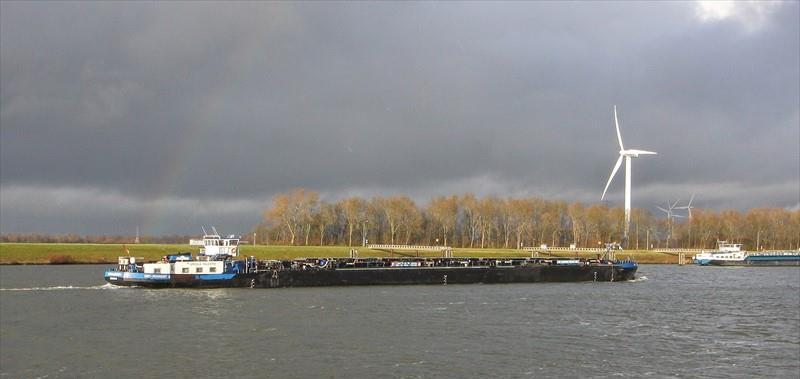 URSULA VALENTIN - Vesseljoin