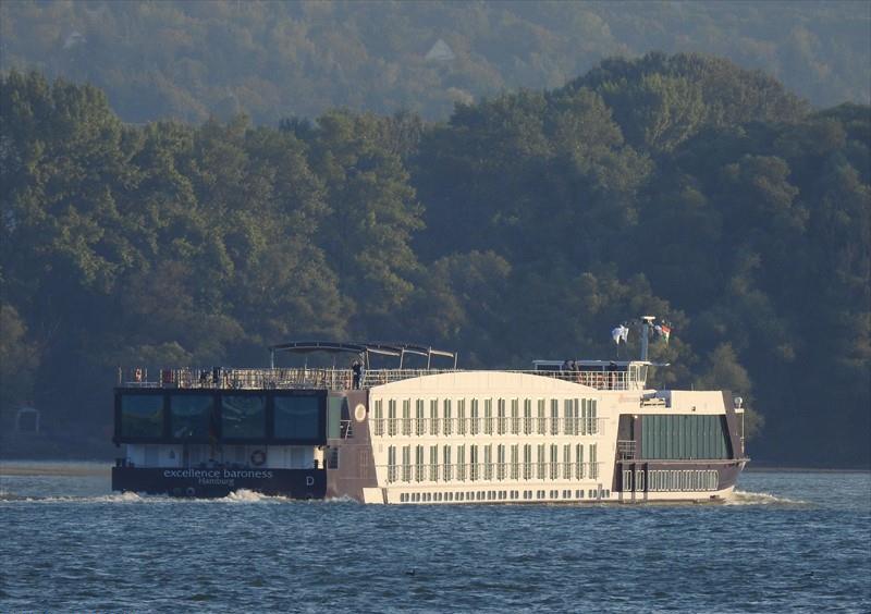 EXCELLENCE BARONESS - Vesseljoin