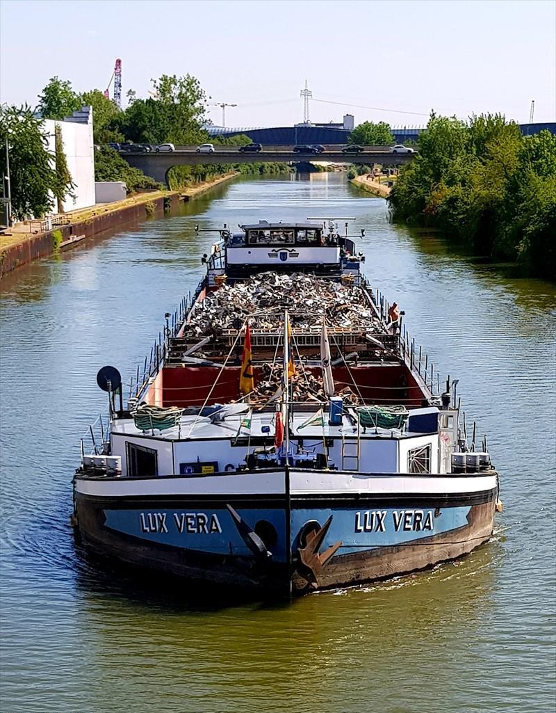 LUX VERA - Vesseljoin