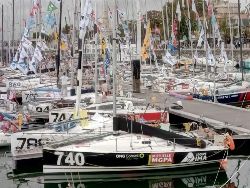Mini Black Solo Sail Vesseljoin