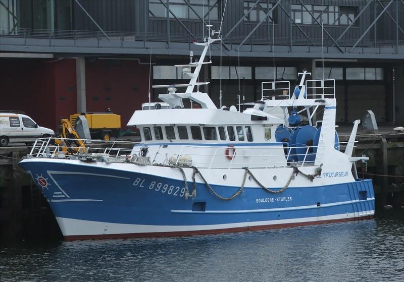 LE PRECURSEUR - Vesseljoin