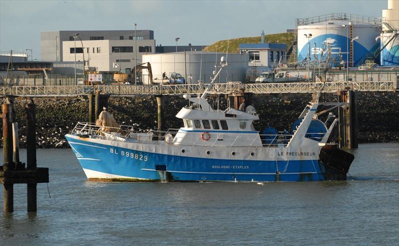 LE PRECURSEUR - Vesseljoin