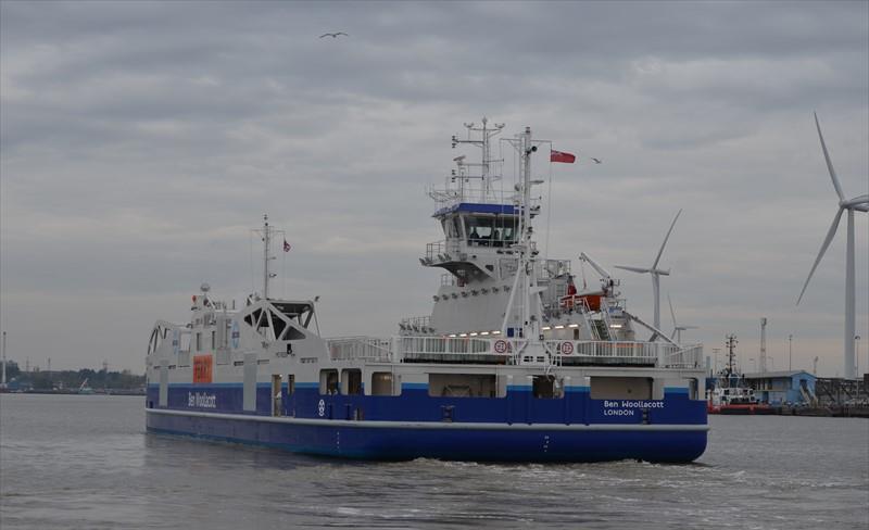 BEN WOOLLACOTT - Vesseljoin