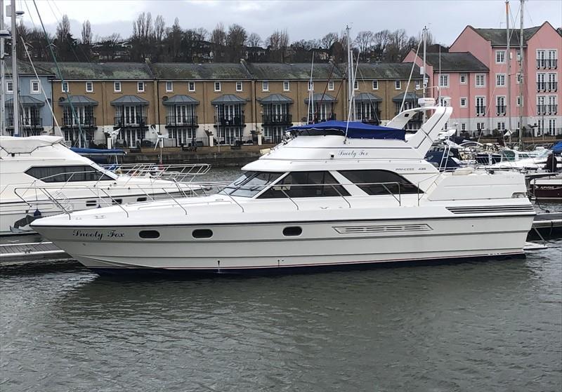 SNOOTY FOX - Vesseljoin