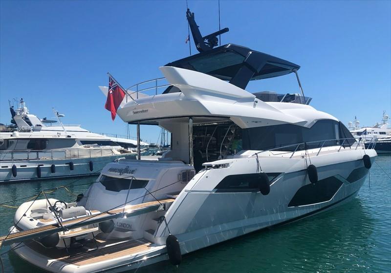 PRIMROSE AND BLUE - Vesseljoin