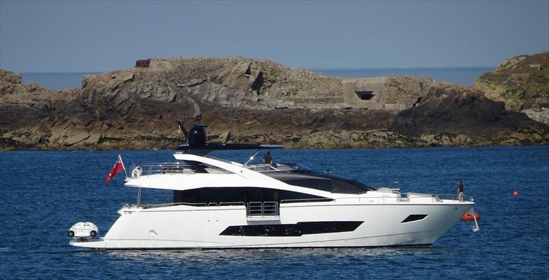 JULIA CAROLINE - Vesseljoin