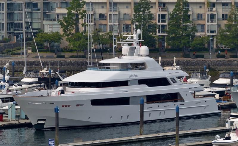 AFTER EIGHT - Vesseljoin