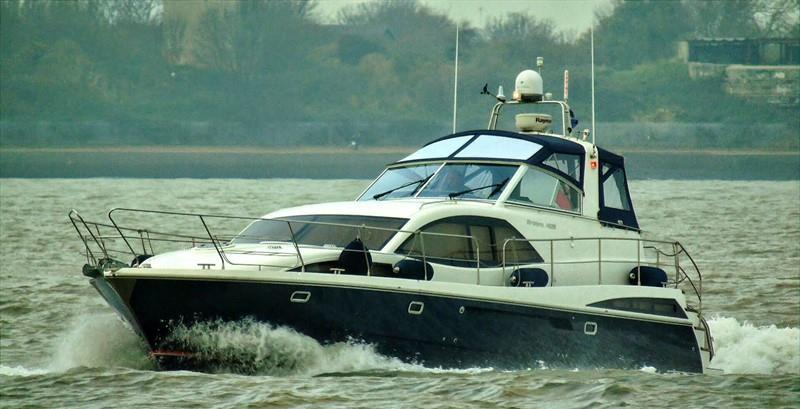 SAVANNAH BLUE - Vesseljoin