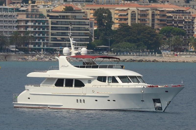 JASMINE LUNA - Vesseljoin