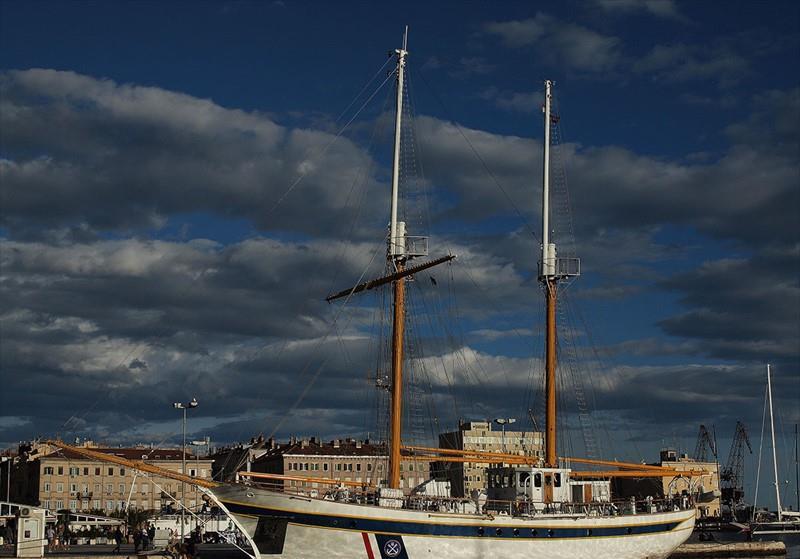 KRALJICA MORA - Vesseljoin