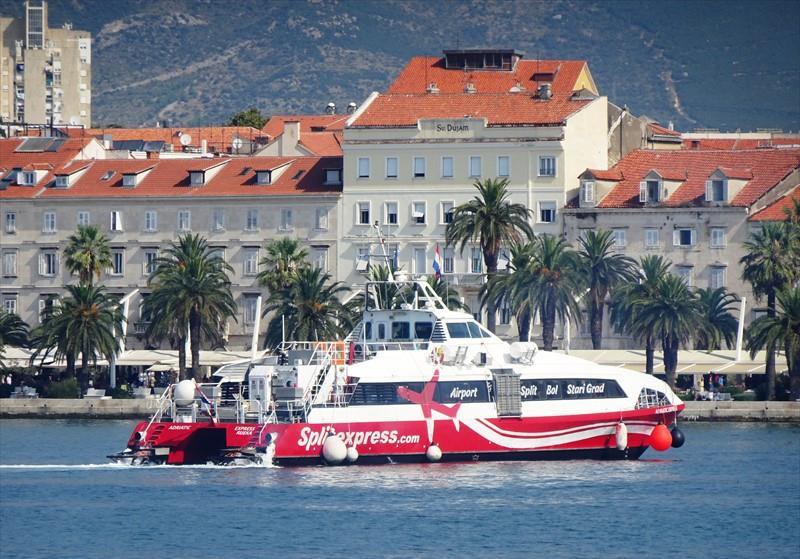 ADRIATIC EXPRESS - Vesseljoin