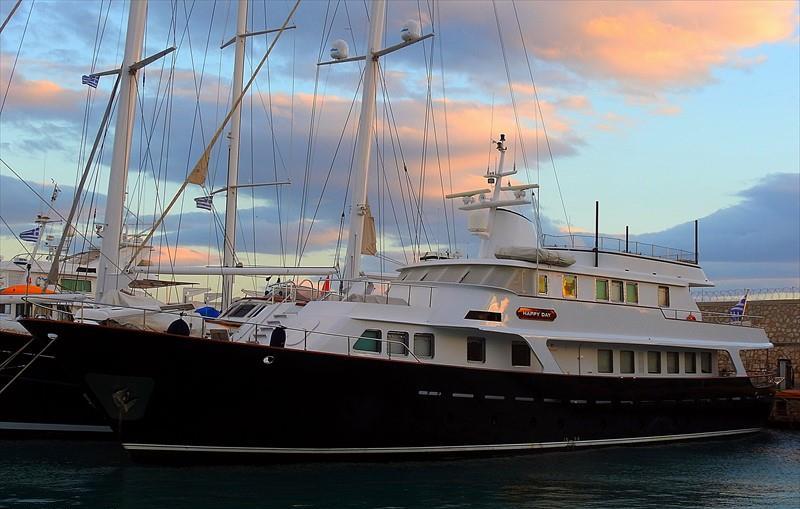 HAPPY DAY - Vesseljoin