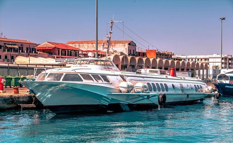 ILIDA DOLPHIN - Vesseljoin