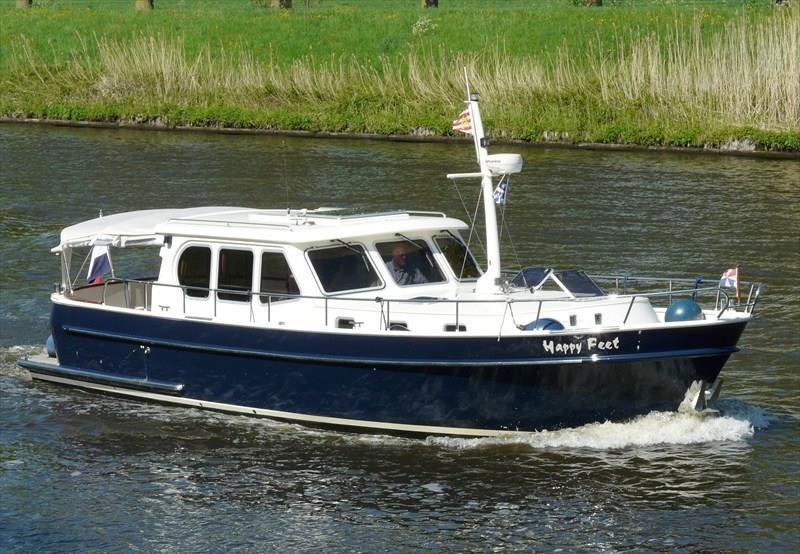 HAPPY FEET - Vesseljoin