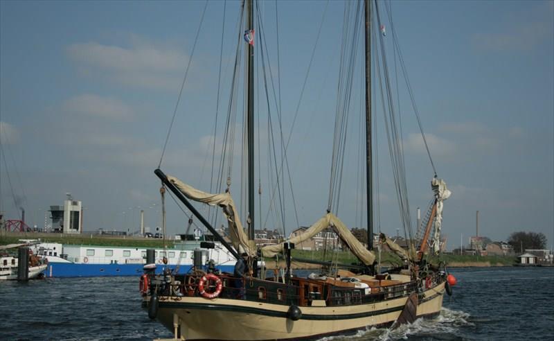 ARTHUR VAN SCHENDEL - Vesseljoin