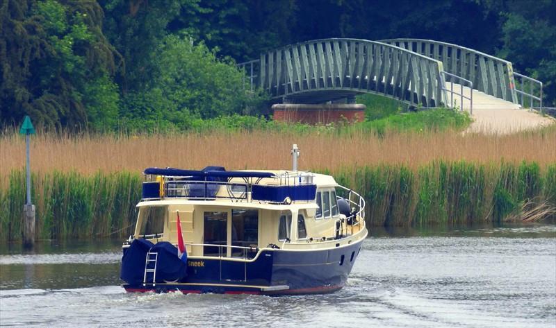 LARC EN CIEL - Vesseljoin