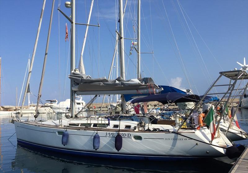 QUEEN BEE - Vesseljoin