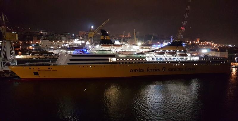 MEGA EXPRESS THREE - Vesseljoin