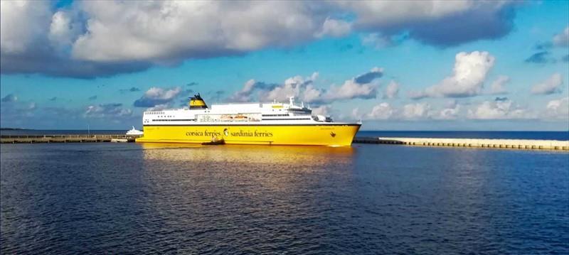 MEGA EXPRESS FIVE - Vesseljoin