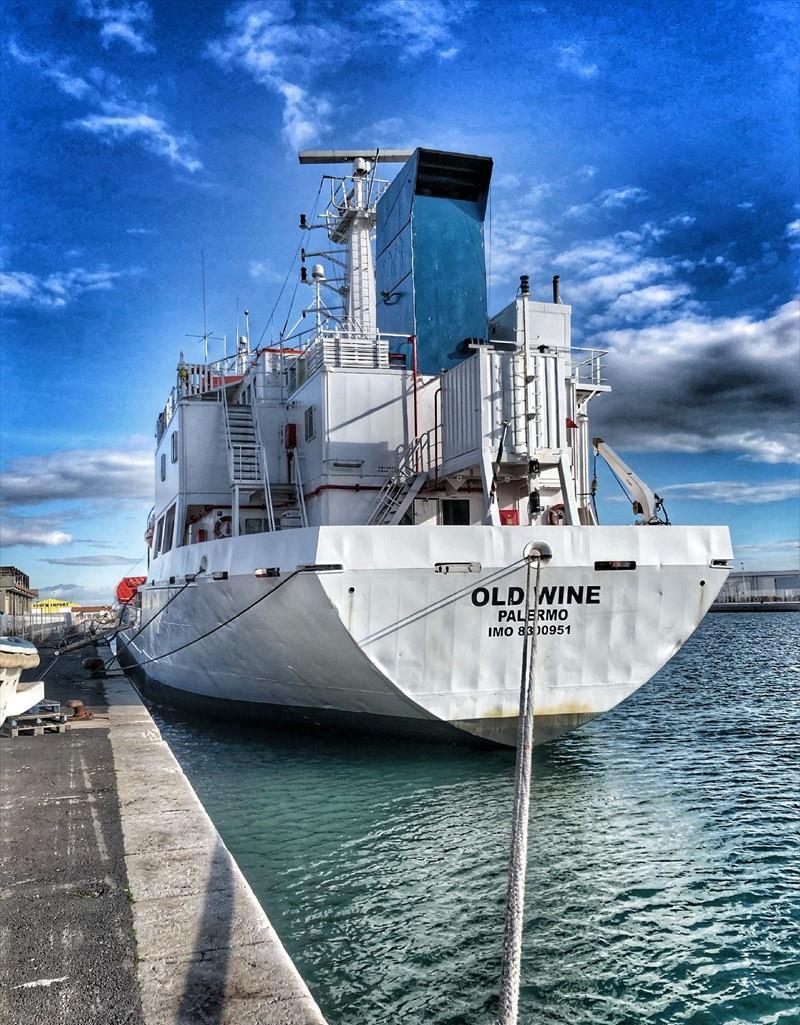 OLD WINE - Vesseljoin